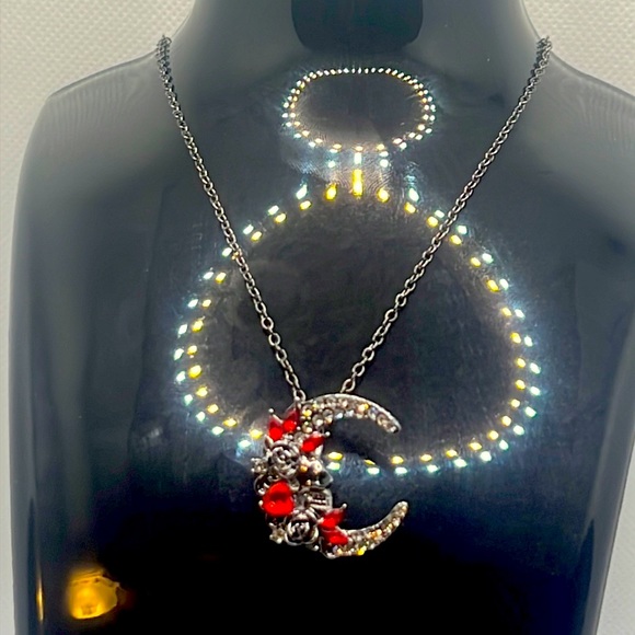 Hot Topic | Jewelry | Skull Crescent Moon Pendant Necklace | Poshmark